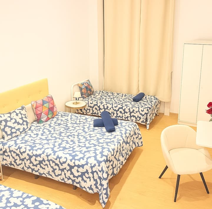 Located Right In The Center Room For 3 People - Barcelona