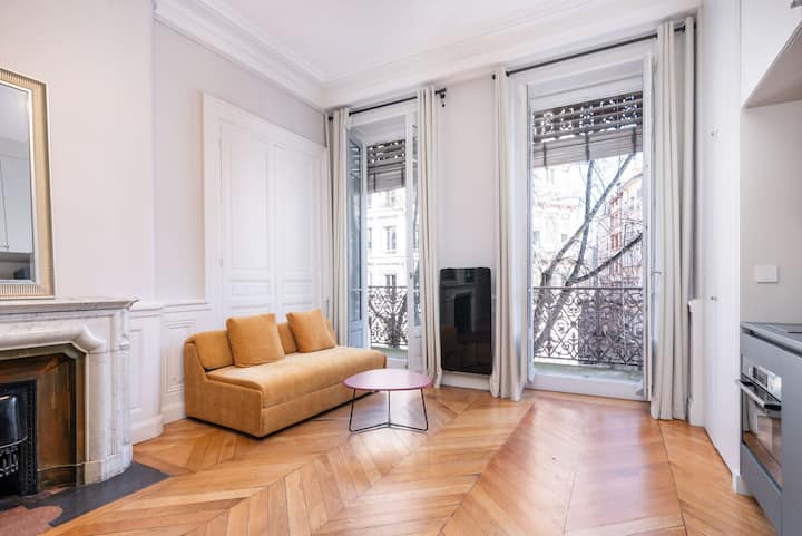 ÉLégant Appartement Lyonnais Avec Balcon - Lyon