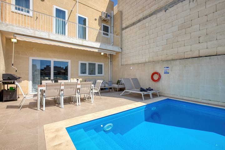 4 Bedroom Gozo Villa With Private Pool & Garage - Malta
