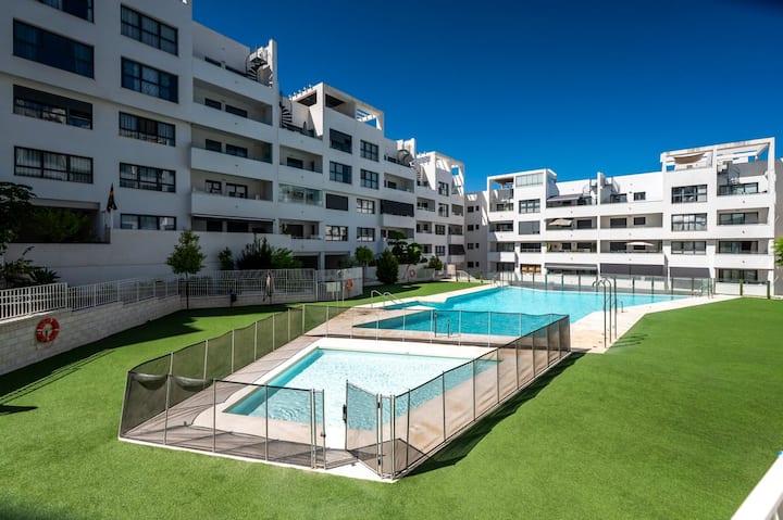 Two Bedroom Apartment In Estepona Gardens - エステポナ