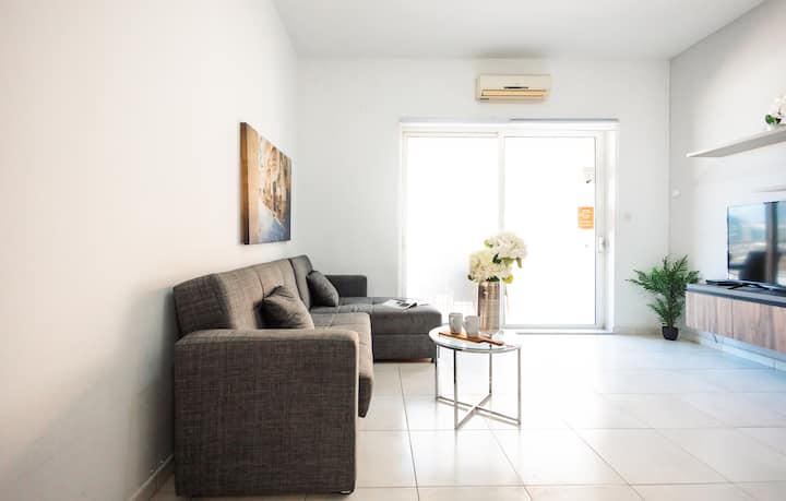 Sant Antnin Suites | Sliema Ferries | Sea Views - Malta