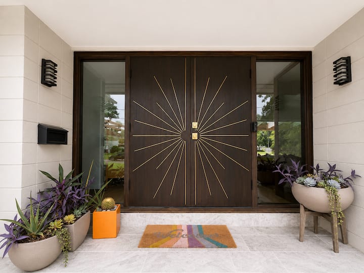 Welcome To Skyview Modern- A Golf Course Home. - St. Petersburg, FL