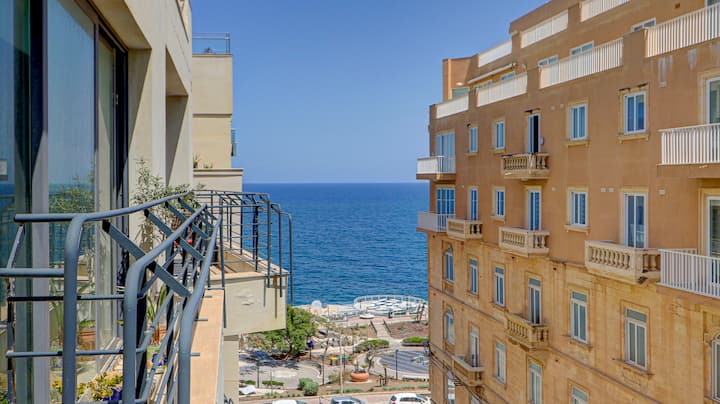 The Mediterranean Pearl | 6th Floor | Sea Views - Valletta