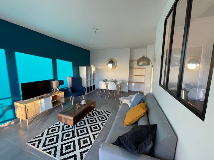 T2 Rénové Avec Balcon, Proche De La Douane - Saint-Julien-en-Genevois