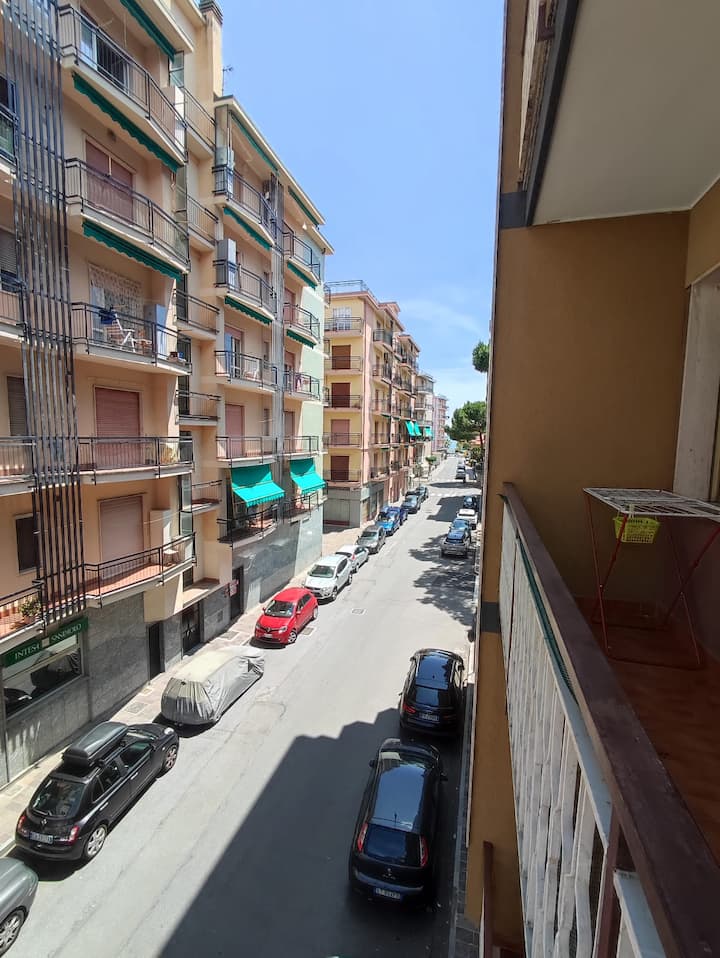 Spiaggia A 150 Mt/ Centro/ Parcheggio Gratuito - Andora