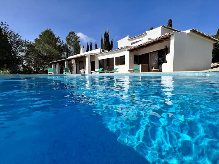 Portimão Bellevue Villa With Pool By Homing - Algarve