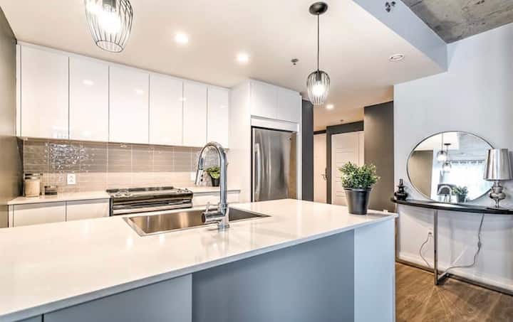 Cozy Waterfront 1br | Gym & Rooftop - Longueuil