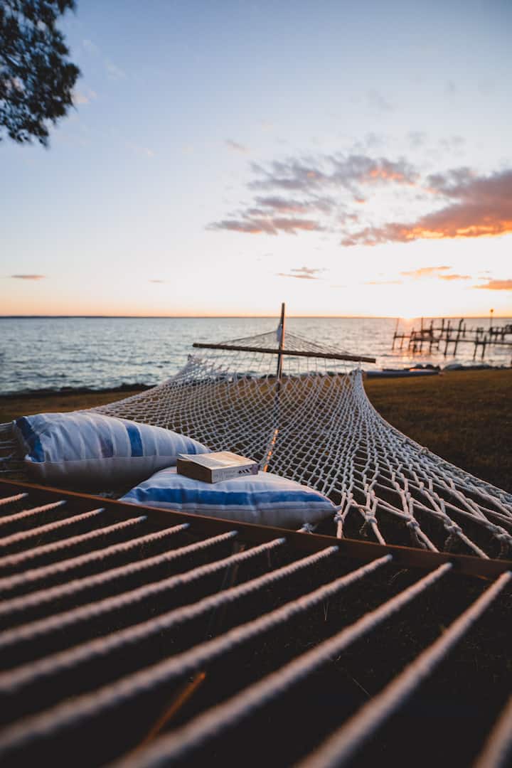 Where Eagles Soar
*Stunning Waterfront Views* - Maryland