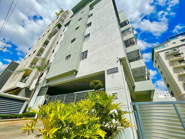 Piantini Next Door To Bluemall And Acropolis Mall - Santo Domingo