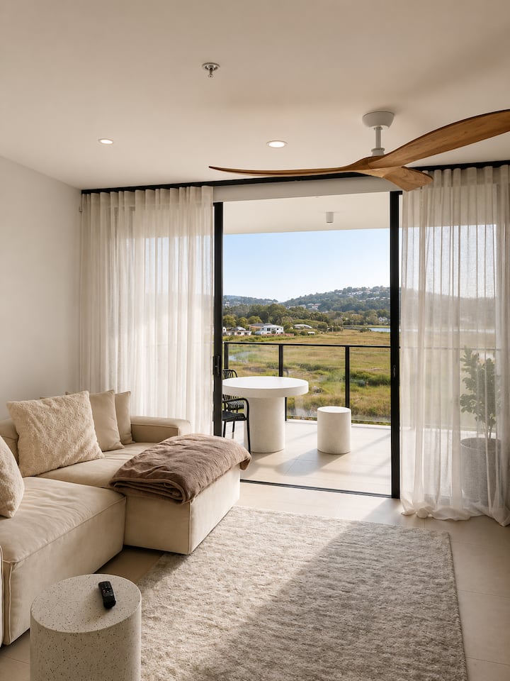 Modern Maroochydore 2br | Scenic & Central - Maroochydore