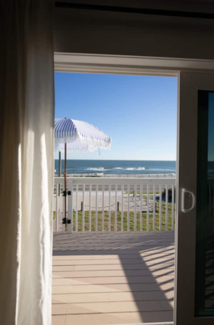 Beachfront Escape With Ocean Views - Flagler Beach