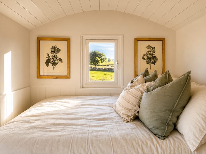 The Hut At Ivy House Farm - Matlock