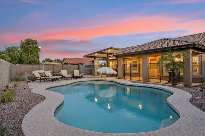 Desert Cactus Hideaway | Pool & Putting Green - Gilbert, AZ