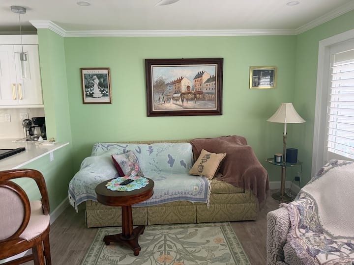 Beach Condo, 1.5 Blocks From Naples Beach. - Naples, FL