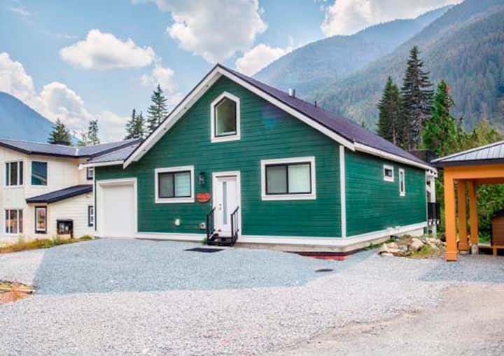 New Home Close To Manning Park - Sunshine Valley
