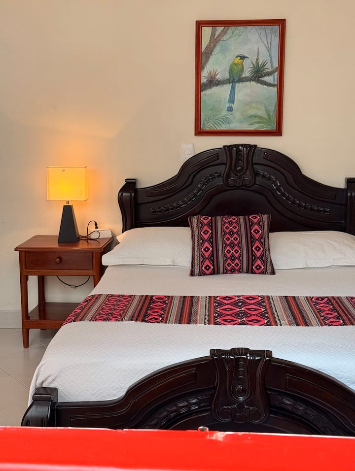 Habitación De Pareja, Cerca Al Parque, Jardín, Ant - Jardín