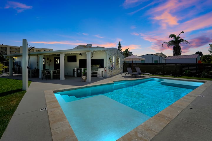 Casa Blanca - Downtown Cocoa Beach With Pool! - Cocoa Beach, FL