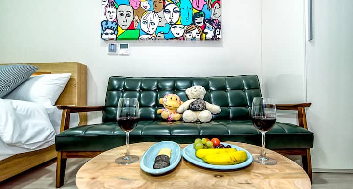 [흰수염고래 리조트] 제주 애월 감성 테마 패밀리 리조트·풀사이드·키즈놀이터·수영장·바베큐 - Jeju-do