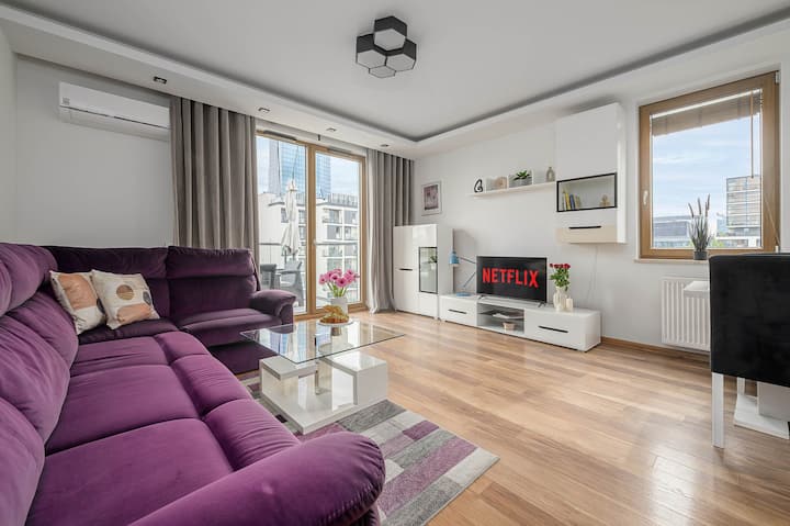 Lumina | Wola 3-room Apt With Balcony & City View - Warsaw