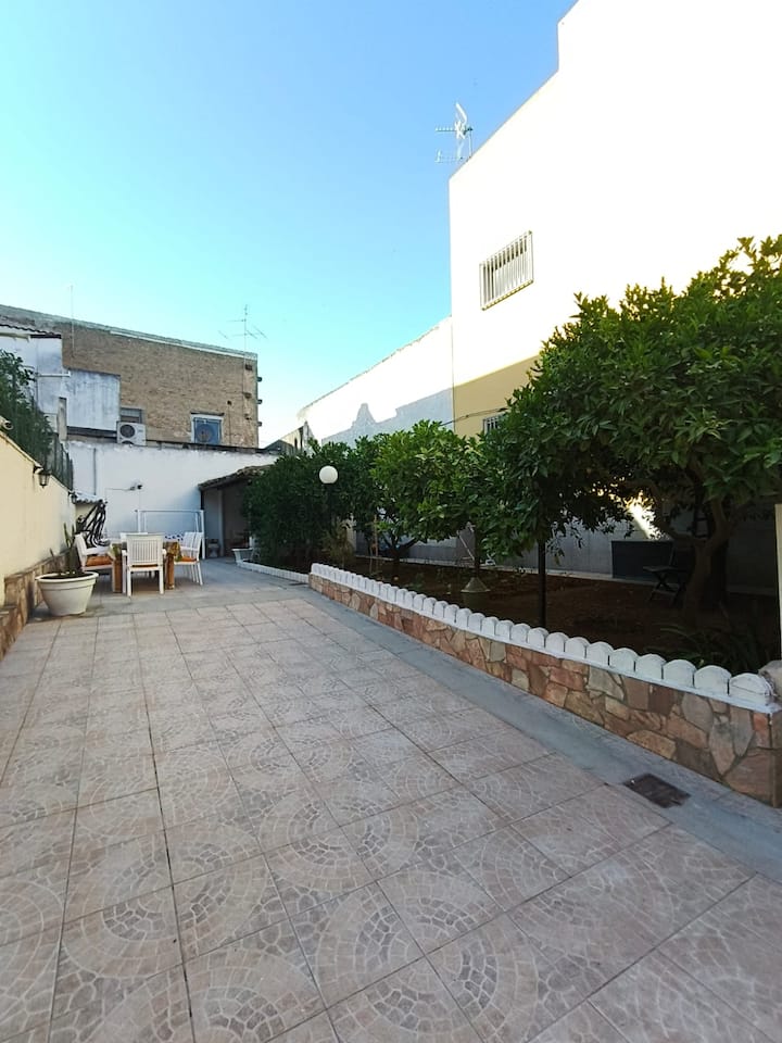 Villino Con Giardino Tra Il Centro E Il Mare - Avola