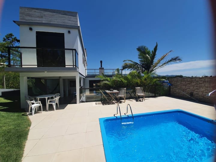 Natal E Ano Novo Em Casa Espetacular 12 Pessoas - Garopaba