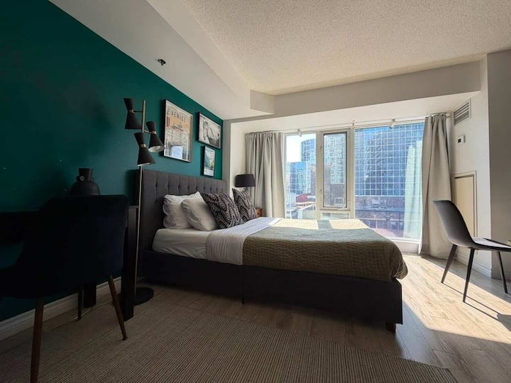 Modern Studio By Massey Hall | Heart Of Toronto - Rosedale, ON, Canada