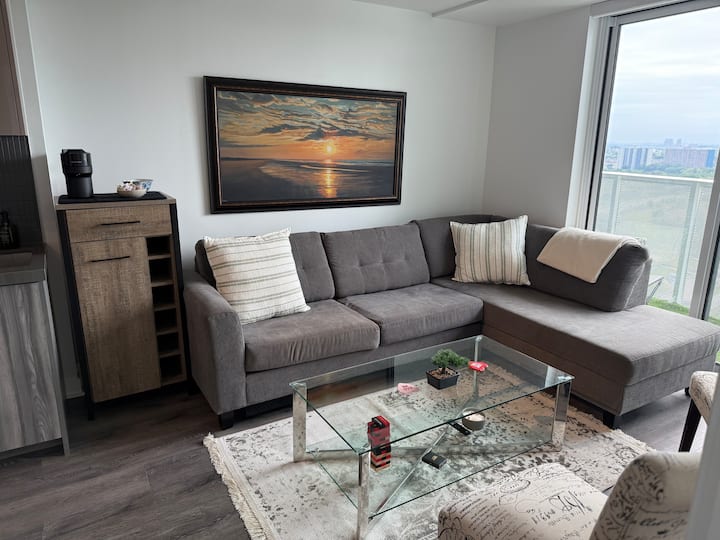 King & Queen Suites Near Airport Toronto Wifi - Toronto