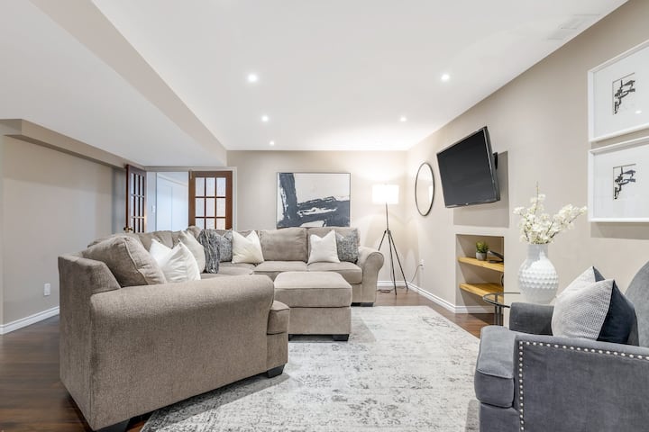 Private-entry 3br Suite With Full Kitchen - Milton
