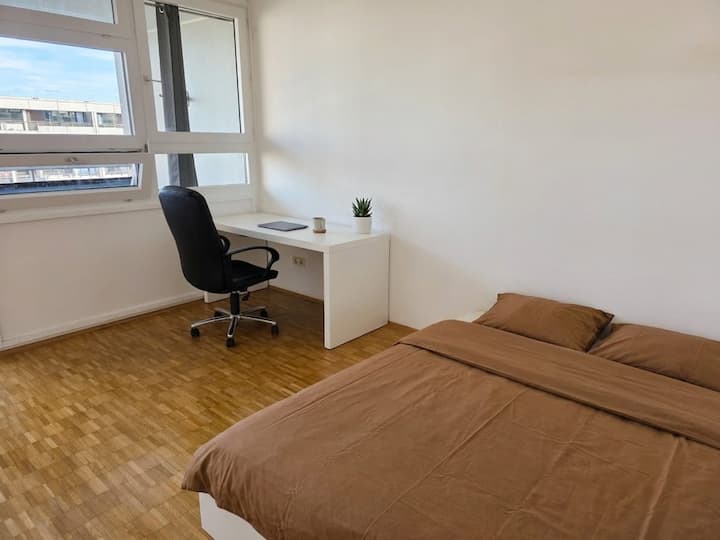 Sunny Apartment 4 Min Away From The Train Station! - Munich