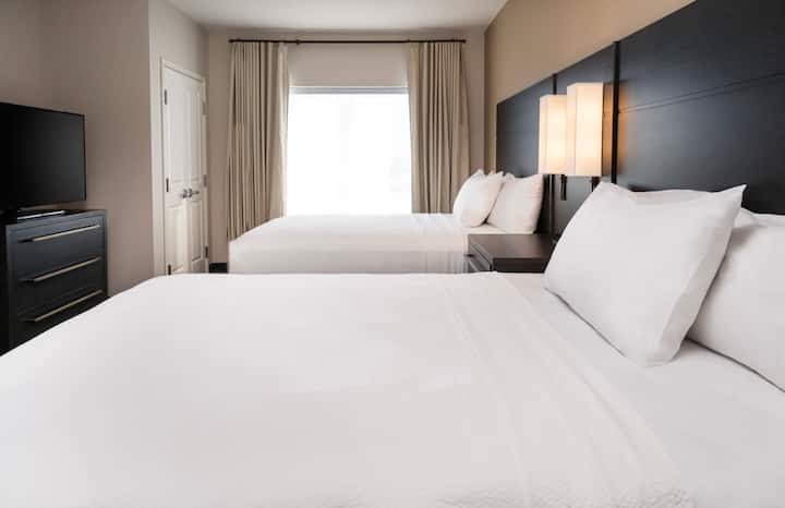 Modern 2 Queen 1 Br Hotelkitchensuite W/ Breakfast - Redlands, CA