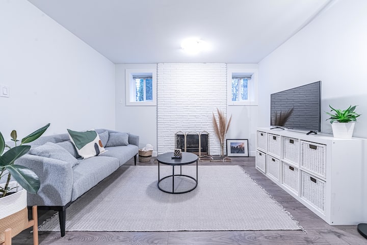 Cozy 3-bedroom Basement Suite In East Vancouver - 밴쿠버