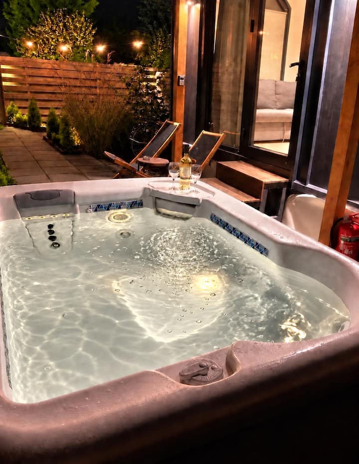Tiny House With Private Spa&garden Near Amsterdam - Hoofddorp