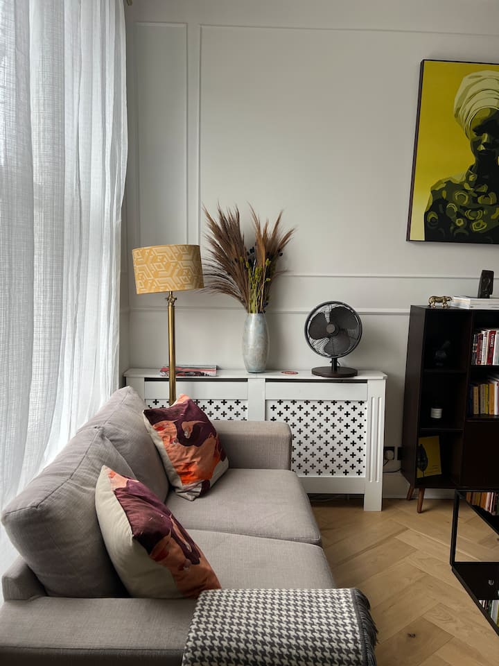 The Walnut House - Bloomsbury