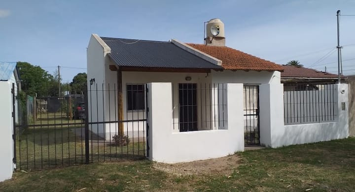 Casa Muy Cómoda Y En Zona Tranquila. - Miramar
