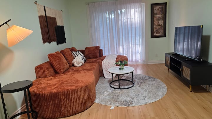 Unionville 5br Home | Sleeps 10 & Free Parking - Markham
