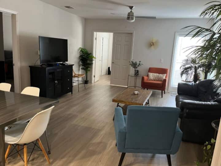 Spacious 3br Near Little Italy & Downtown - San Diego, CA