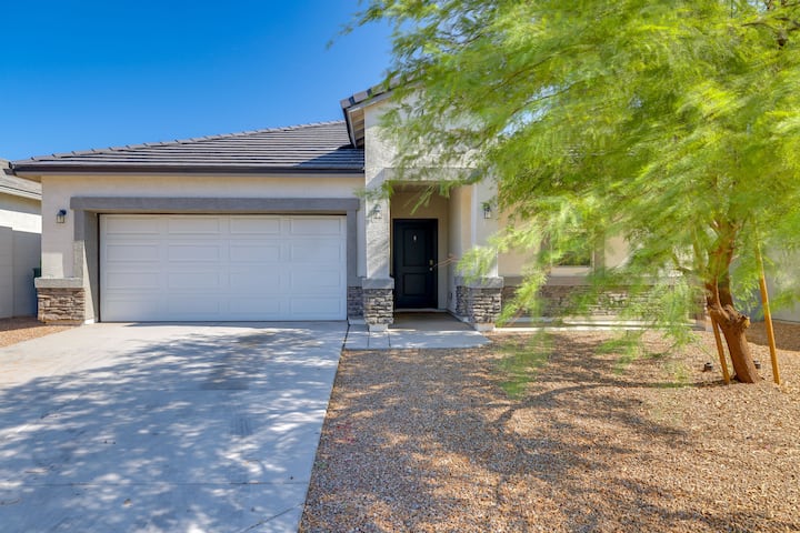 Yard, Patio & Spacious Interior! Casa Grande Home - Casa Grande, AZ