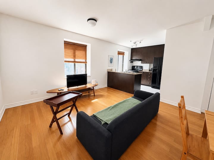 Cozy 1br Near Mount Royal | Laundry & Full Kitchen - Montreal