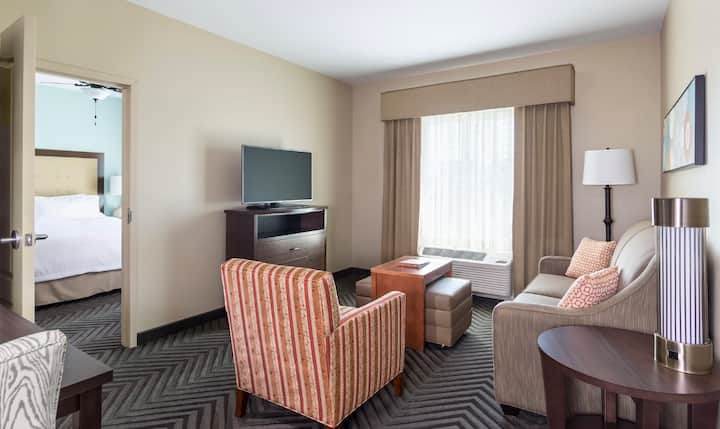Stylish 2 Separate Hotelkitchensuites W/ Breakfast - San Bernardino, CA
