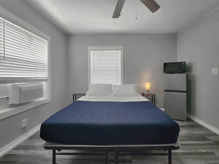 Bright Beach Studio 2 Min Walk To Sea Free Parking - Fort Lauderdale