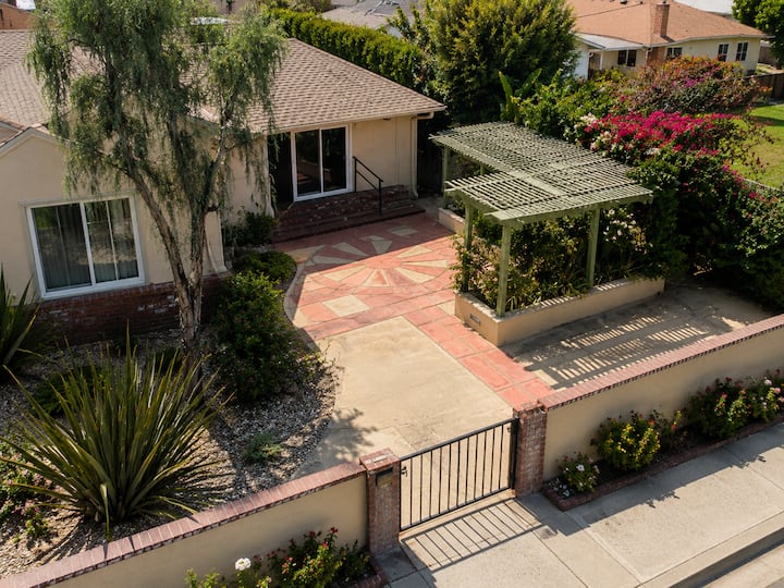 Magical Orange Getaway/near Disney & Honda Center - Anaheim, CA
