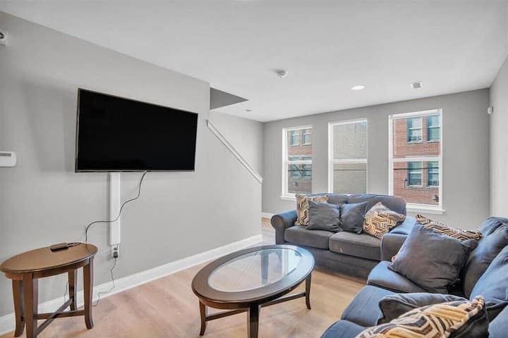 Modern Philly Apartment | Near Temple & Downtown - Philadelphia, PA