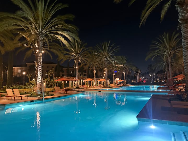 Irvine Spectrum Apartments Home - Lake Forest, CA