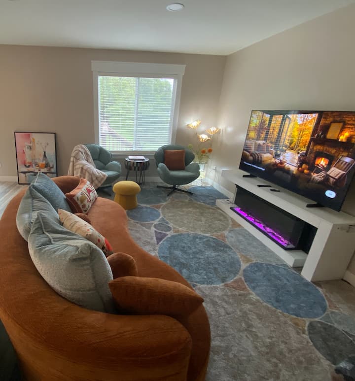 Pretty At Parkside | 2 King 2 Queen Br 2 Living Rm - North Dakota