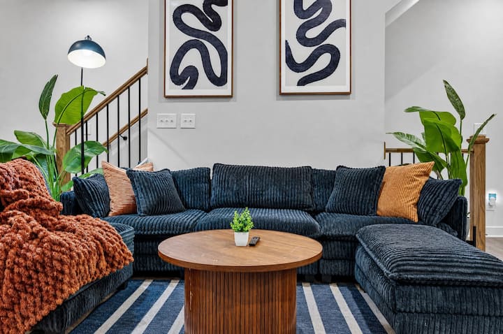 4br House | King Bed | Balcony | Near Airport - Lake Wylie, SC