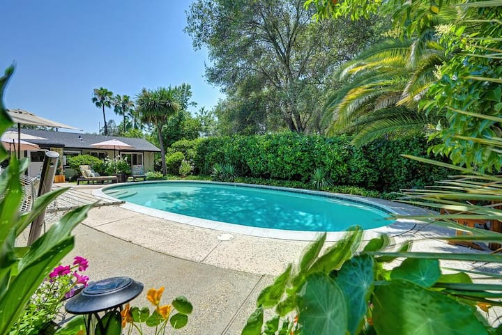 Downtown Auburn Oasis With Heated Pool - Auburn, CA