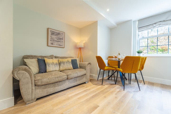 41 Rock Mill | Superb 2 Bed Duplex Apartment - Castleton