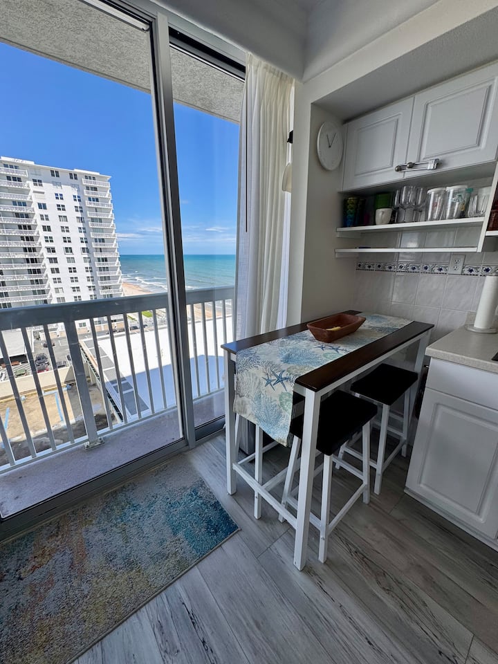 Stunning 9th Floor Oceanview ​Pool Gym Spa - Daytona Beach, FL