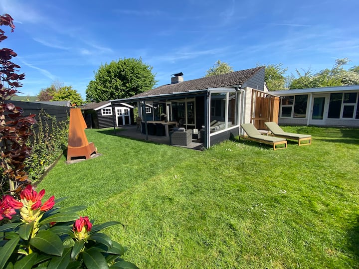 Ruime Bungalow Bij Strand Met Grote Omheinde Tuin - Scharendijke