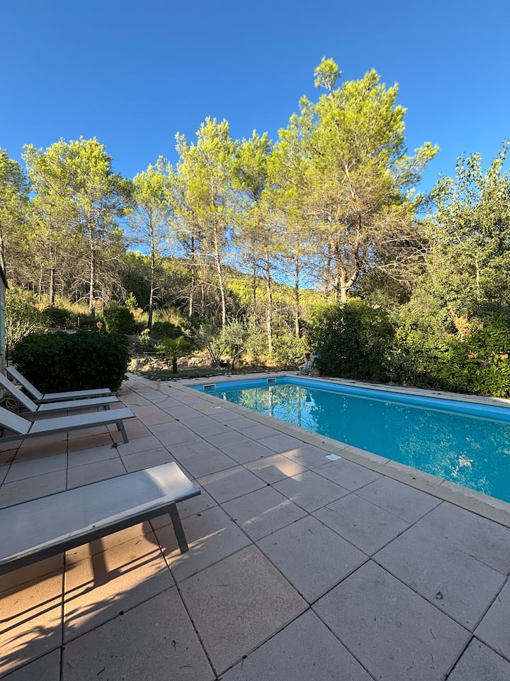 Villa Au Calme Avec Piscine - 6 à 8 Personnes - Brignoles